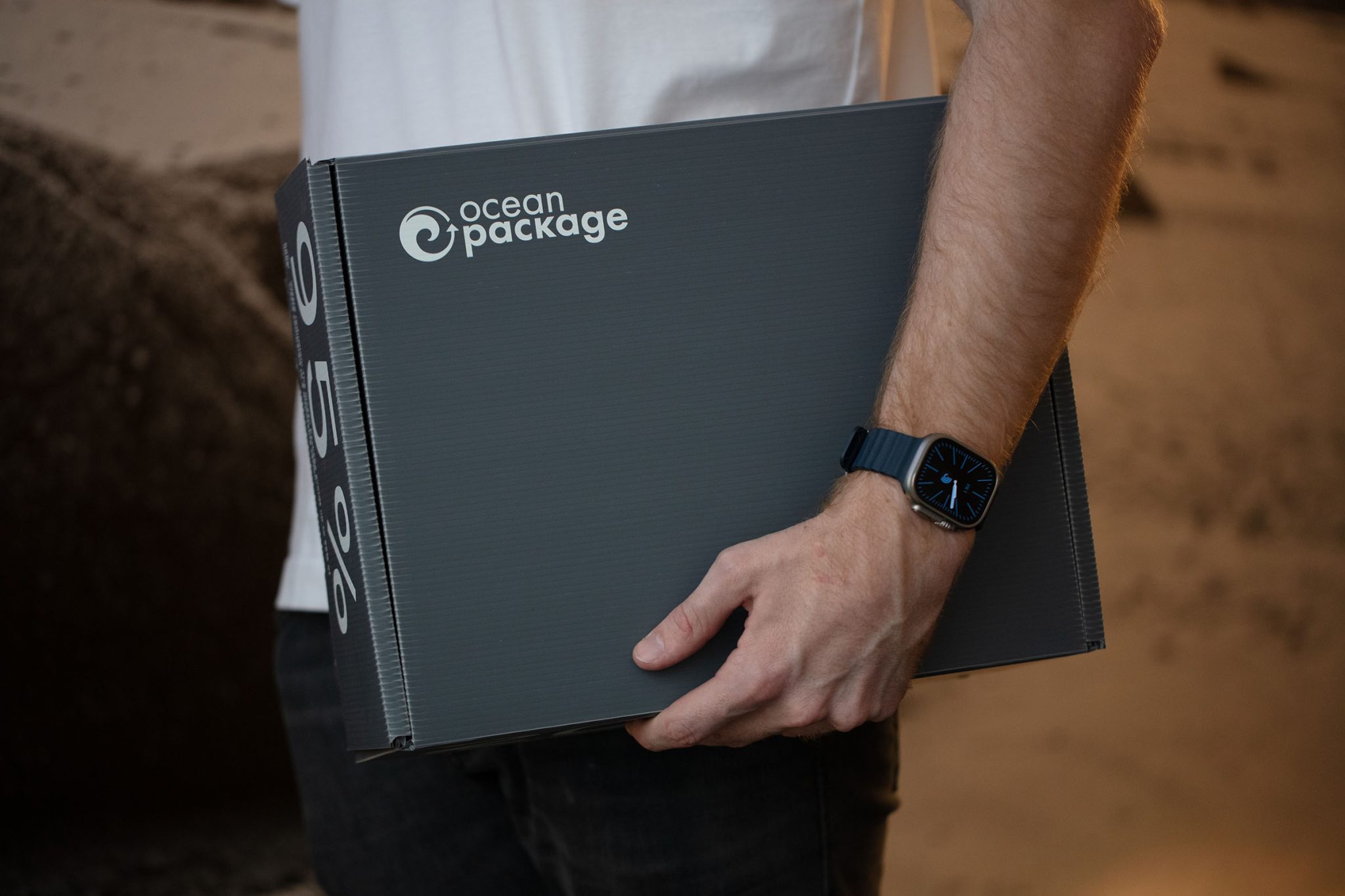 Our reusable shipping packaging